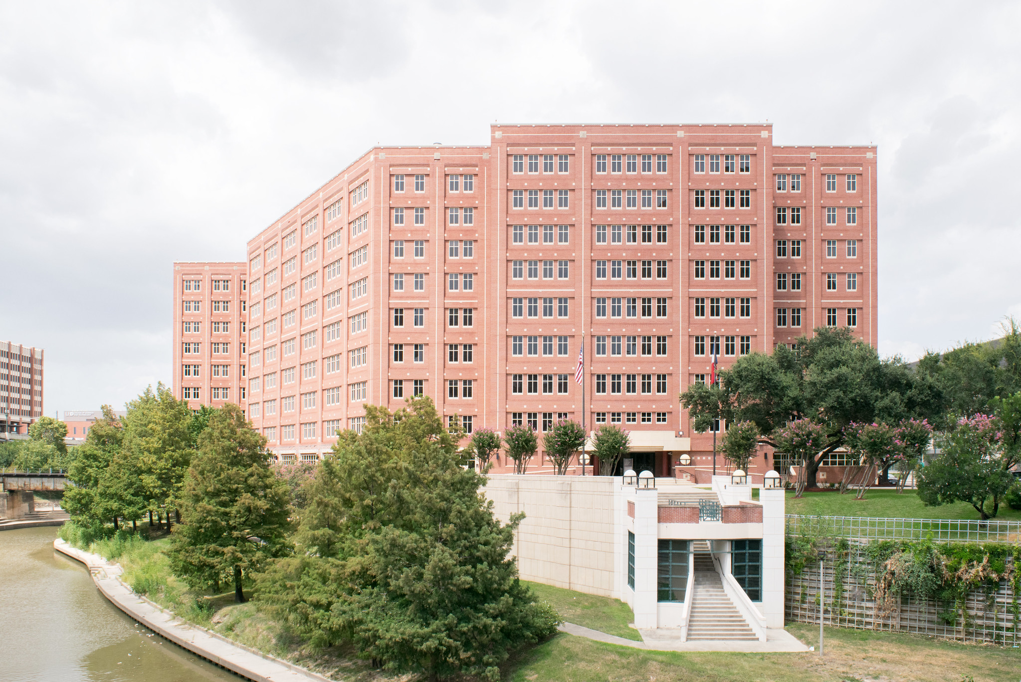Why Do People Keep Dying in the Harris County Jail?